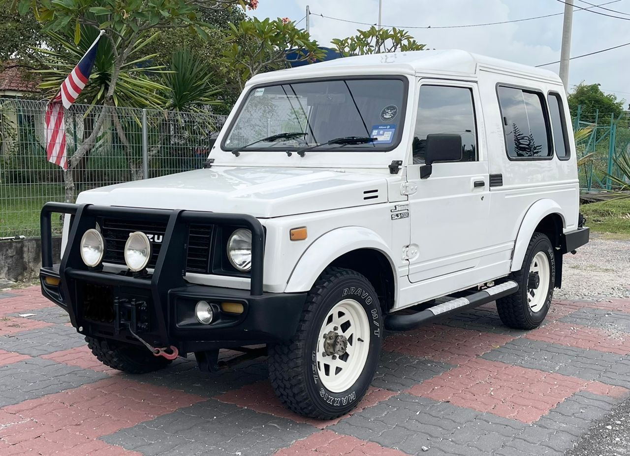 Suzuki Jimny SJ413 Long Wheel Base - 517 Customs